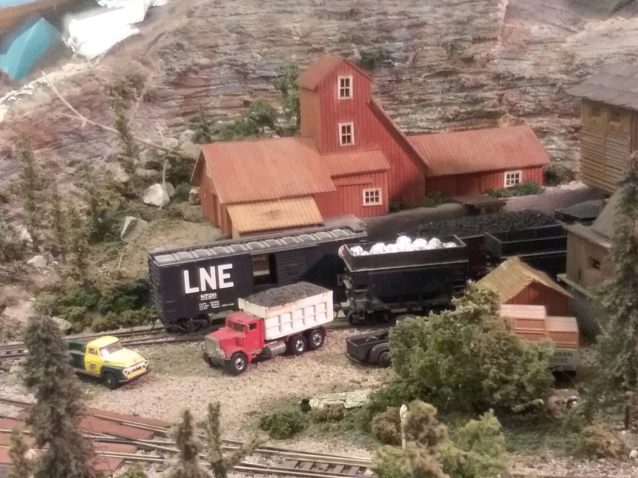 How to Add Excitement to Model Railroad Scenery on Your Model Train ...