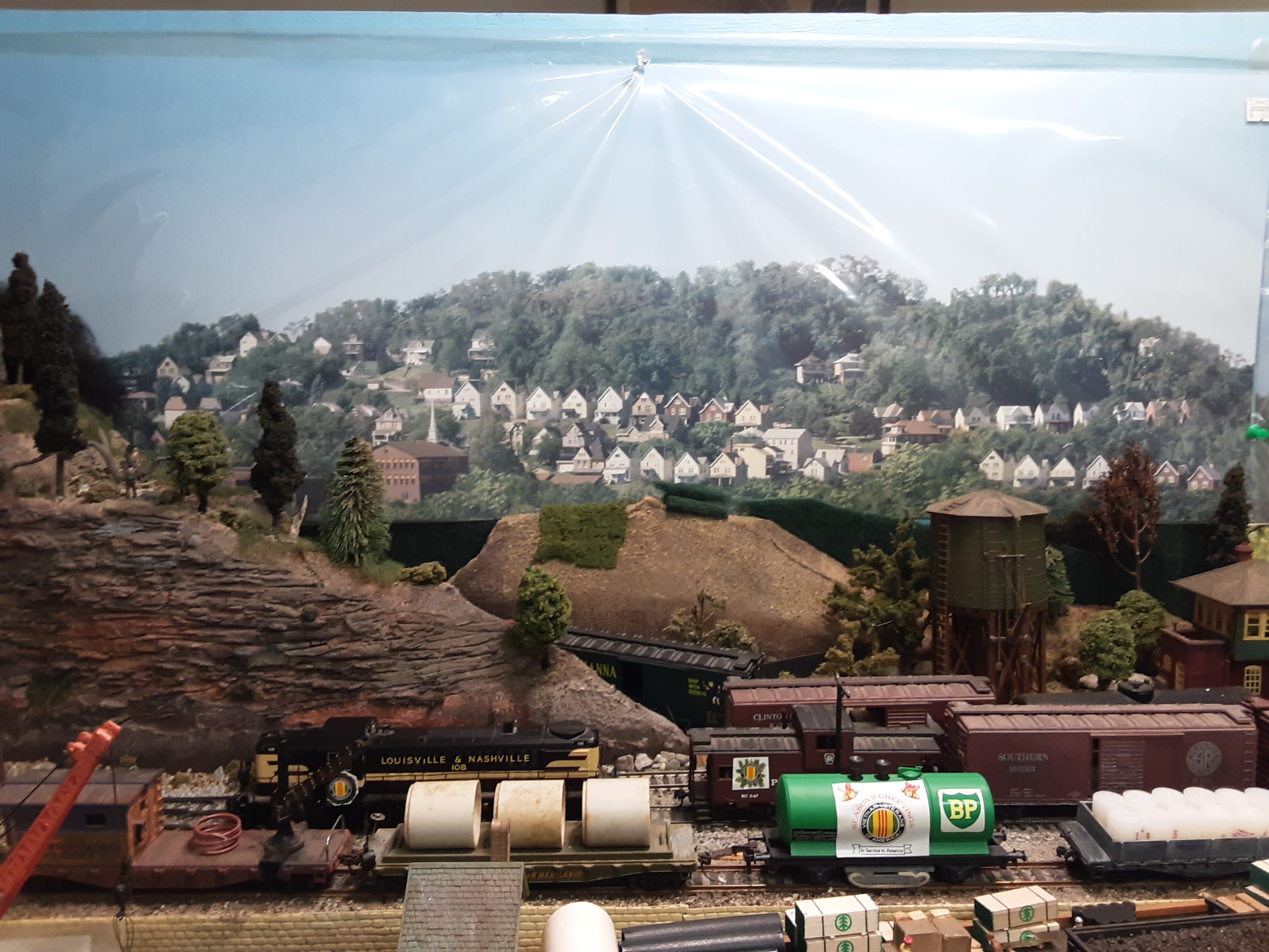 Adding Depth to Your Model Train Layout by Using Flats on the Backdrop ...